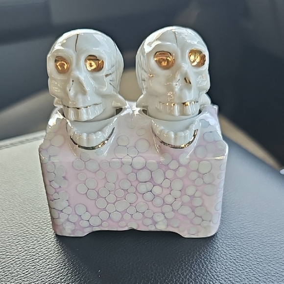 Accents | Antique Skull Salt And Pepper Shaker Set White And Gold ...